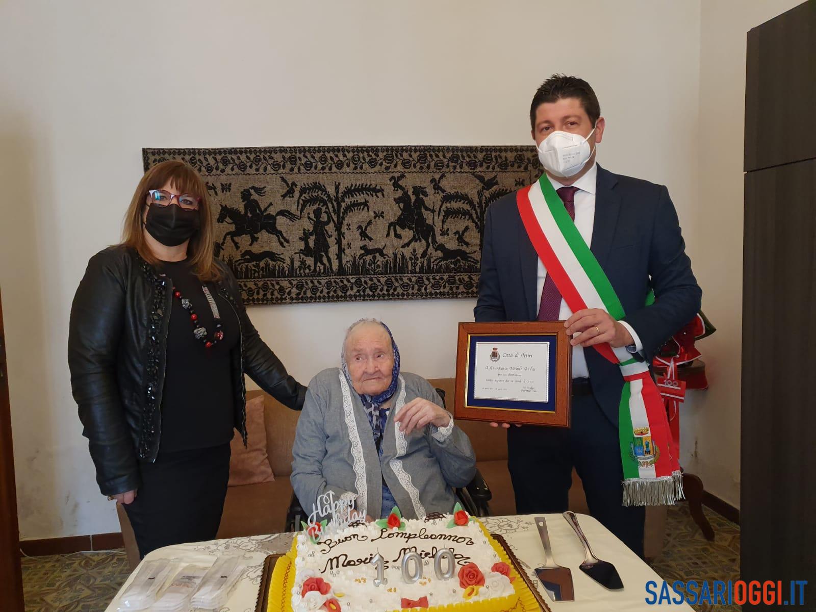 Ittiri, zia Michela compie 100 anni, è una delle memorie storiche del paese