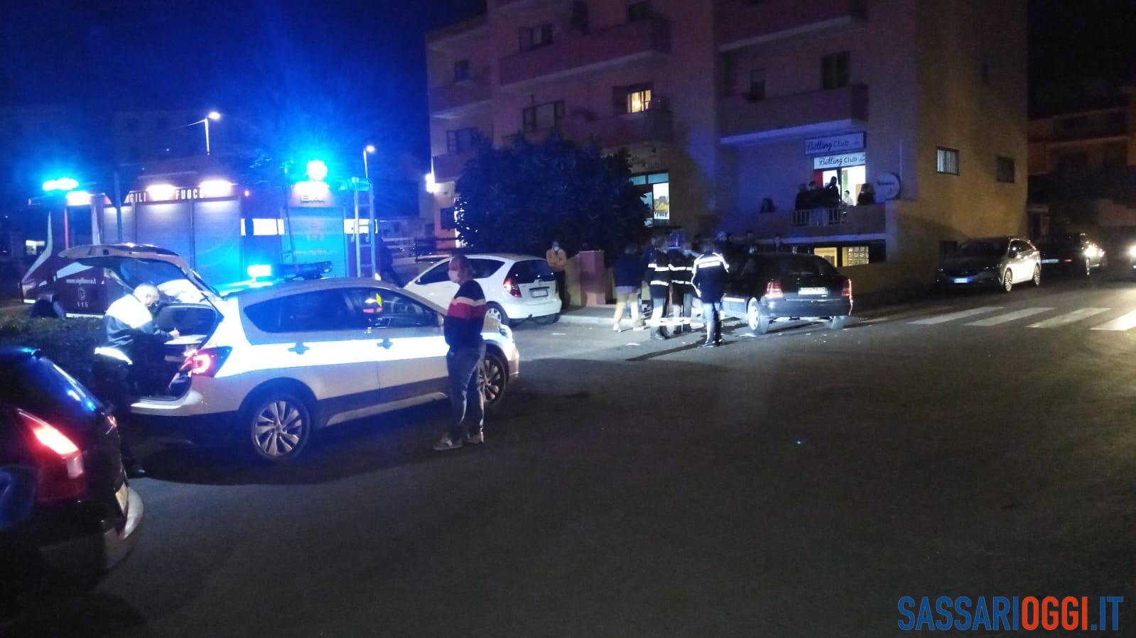Perde il controllo dell'auto e si schianta contro il circolo culturale di Porto Torres - Sassari ...