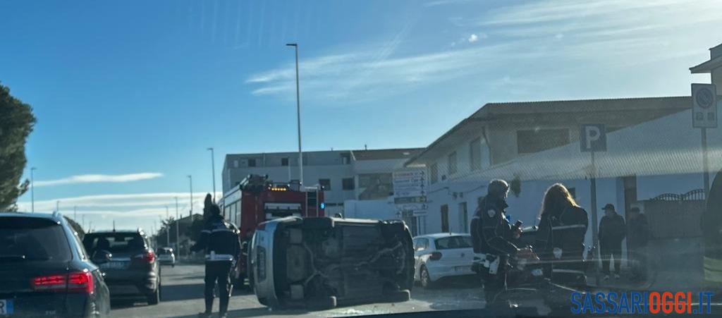 Violento incidente a Sassari, ci sono feriti: traffico in tilt