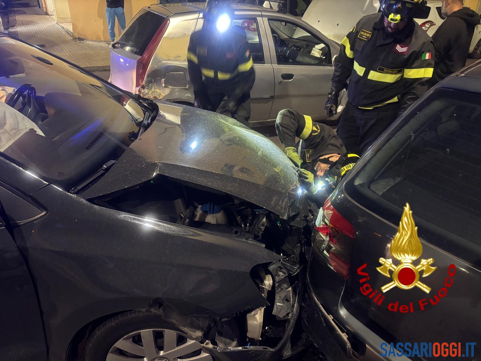 Incidente a Sassari, scontro tra due auto in via Pietro Micca