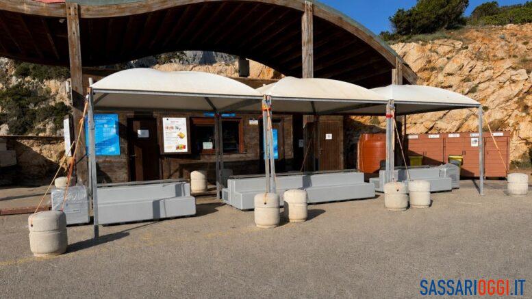 Riciclo a Capo Caccia, le panchine dallo spazzamento delle strade